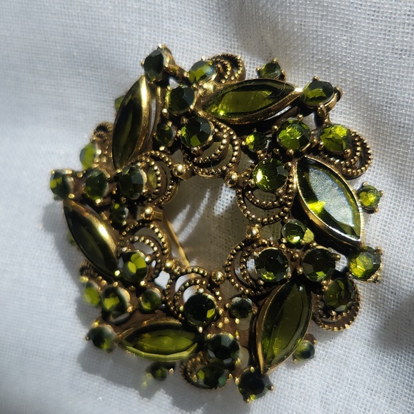 Albert Weiss | Jewelry | Vintage Weiss Rhinestone Brooch Dark Green ...